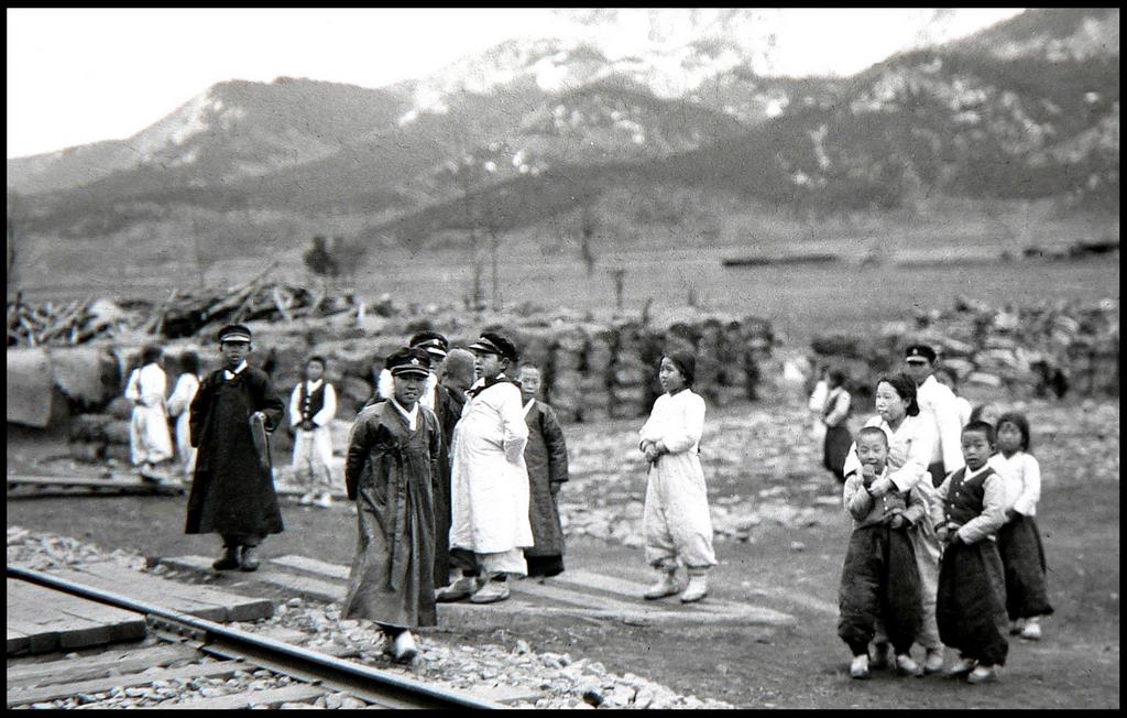 mochi thinking: OLD KOREA 한국 100 년 전에 the photos by Herbert Ponting