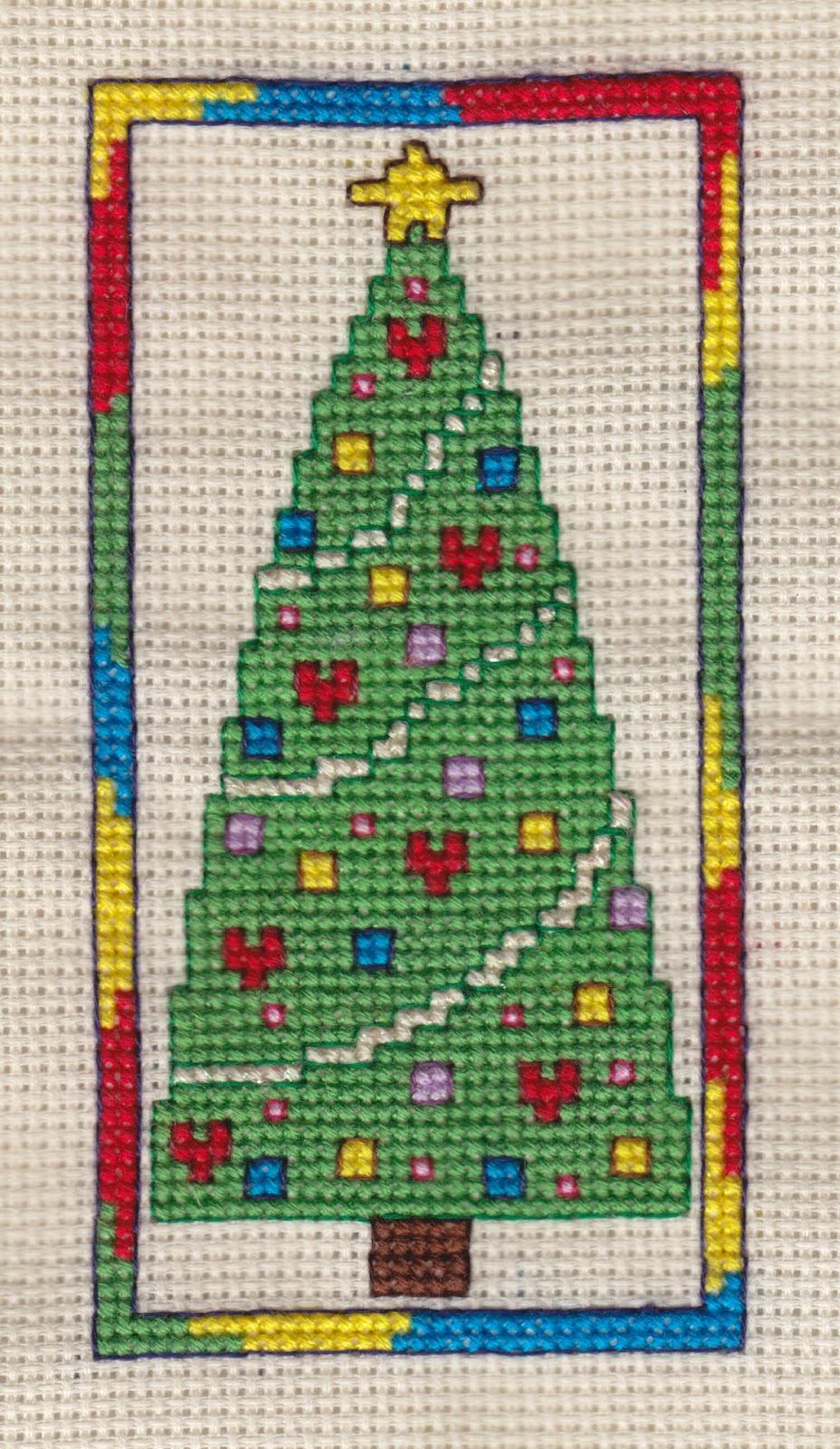 Needleworker's Repose: FREEBIE - Colourful Christmas Tree