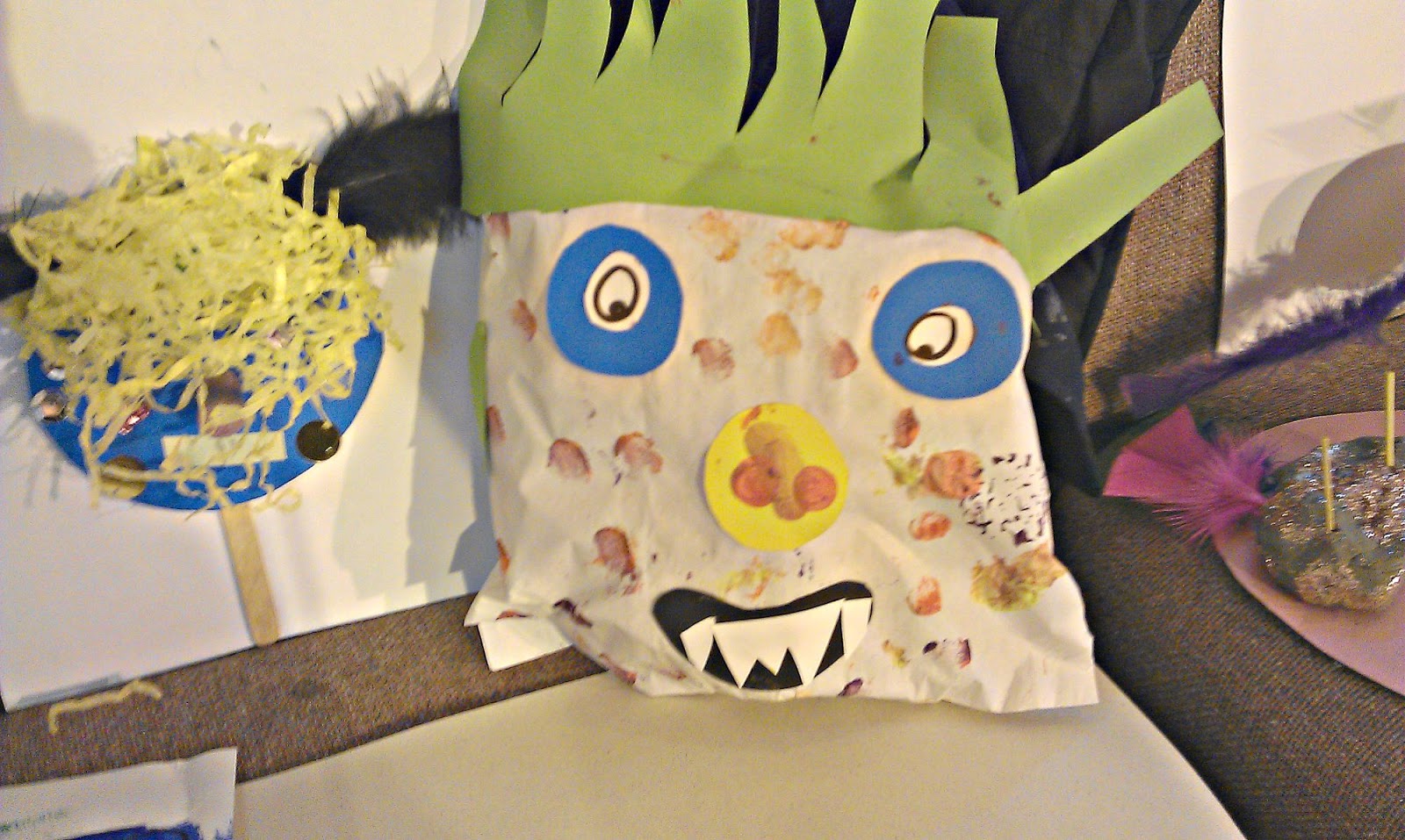 ARTventurers - art and crafts for kids: Paper bag monsters!