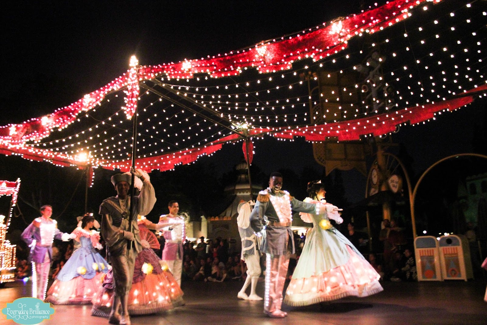 Everyday Brilliance Photography: Main Street Electrical Parade