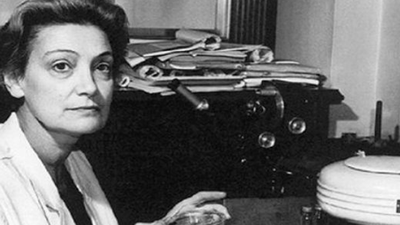 Ταξίδια του νου...: Σαν σήμερα... 26 Φλεβάρη 1986, πεθαίνει η Αμαλία ...