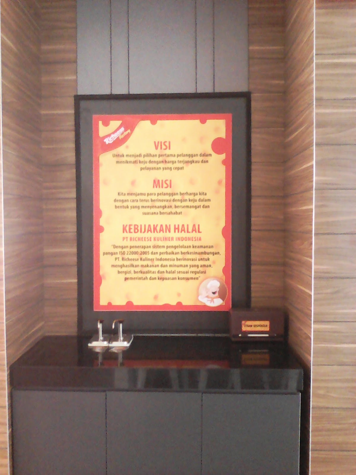 Poster Visi Misi Outlet Richeese Factory Semarang