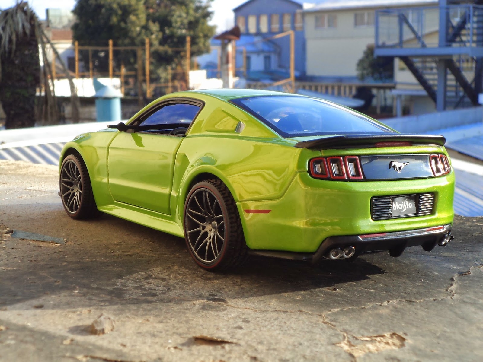 AUTOS A ESCALA: FORD MUSTANG MODIFICADO