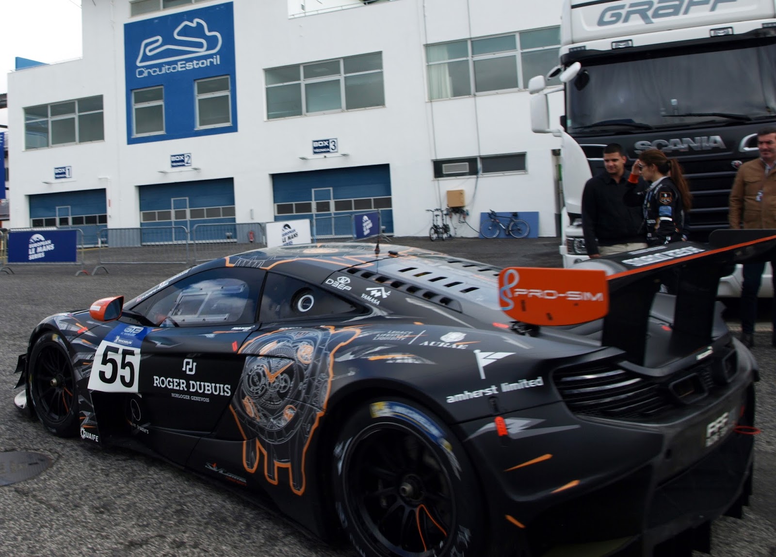 Estação Cronográfica: Com os relógios Roger Dubuis e a FF Racing Team ...