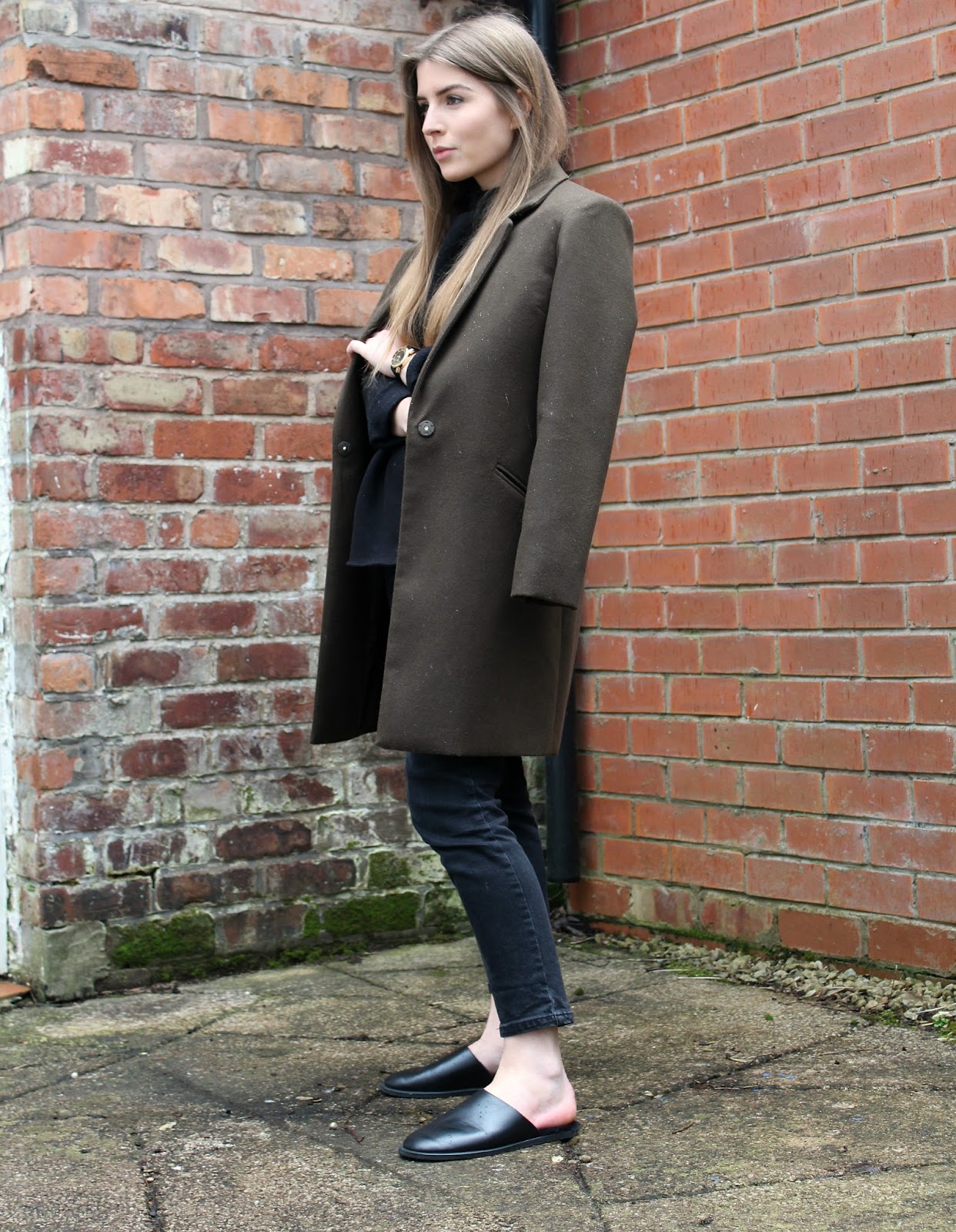 Outfit: Khaki Coat and Slipper Shoes | Style Trunk