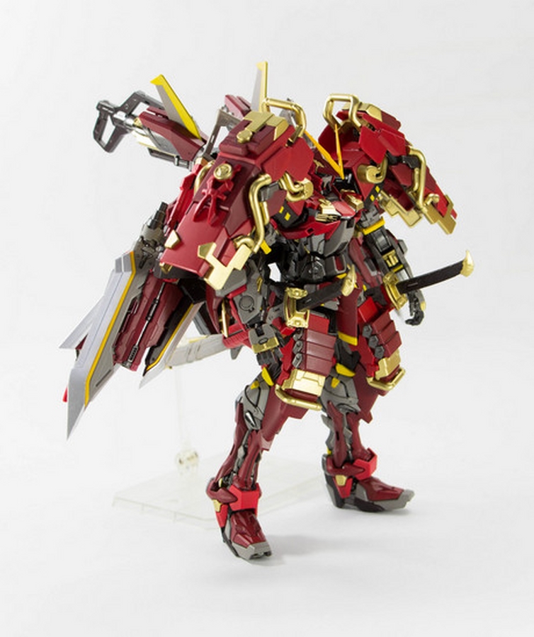 Custom Build: MG 1/100 Ronin Astray Red Dragon