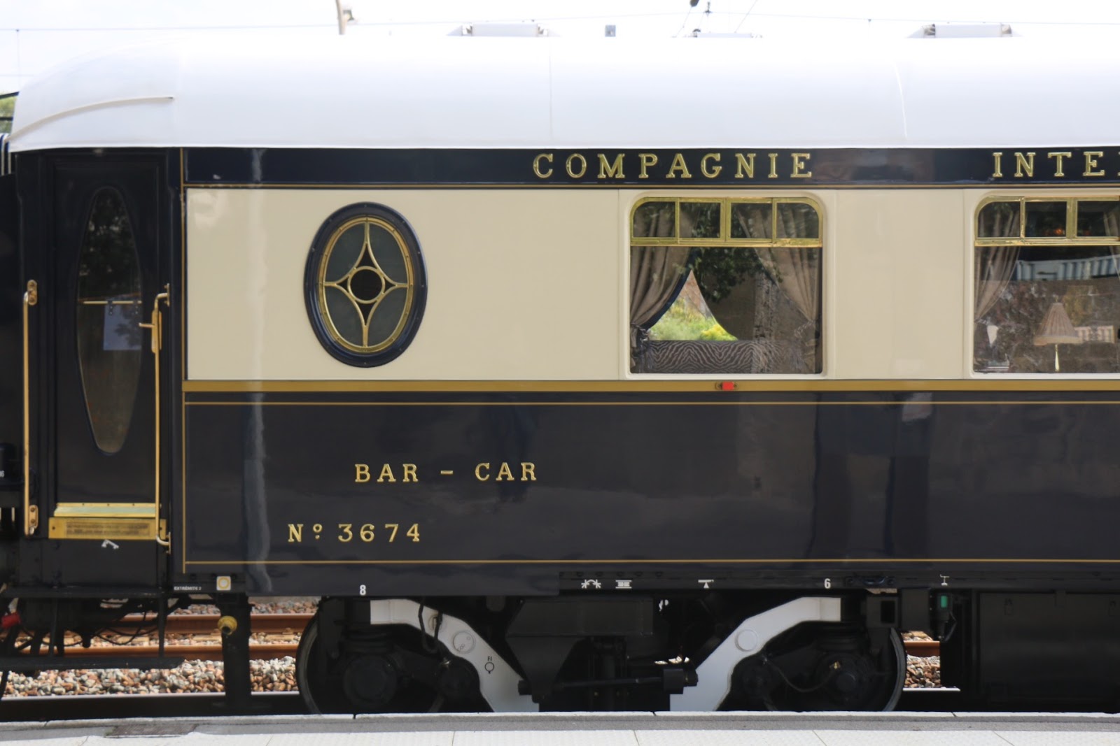 LA PASSION DU TRAIN: VSOE , la Voiture Bar 3674