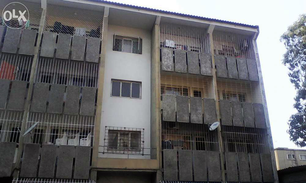 Casas do OLX (39) - Prédios de qualidade média (ou suficiente) dos anos 60