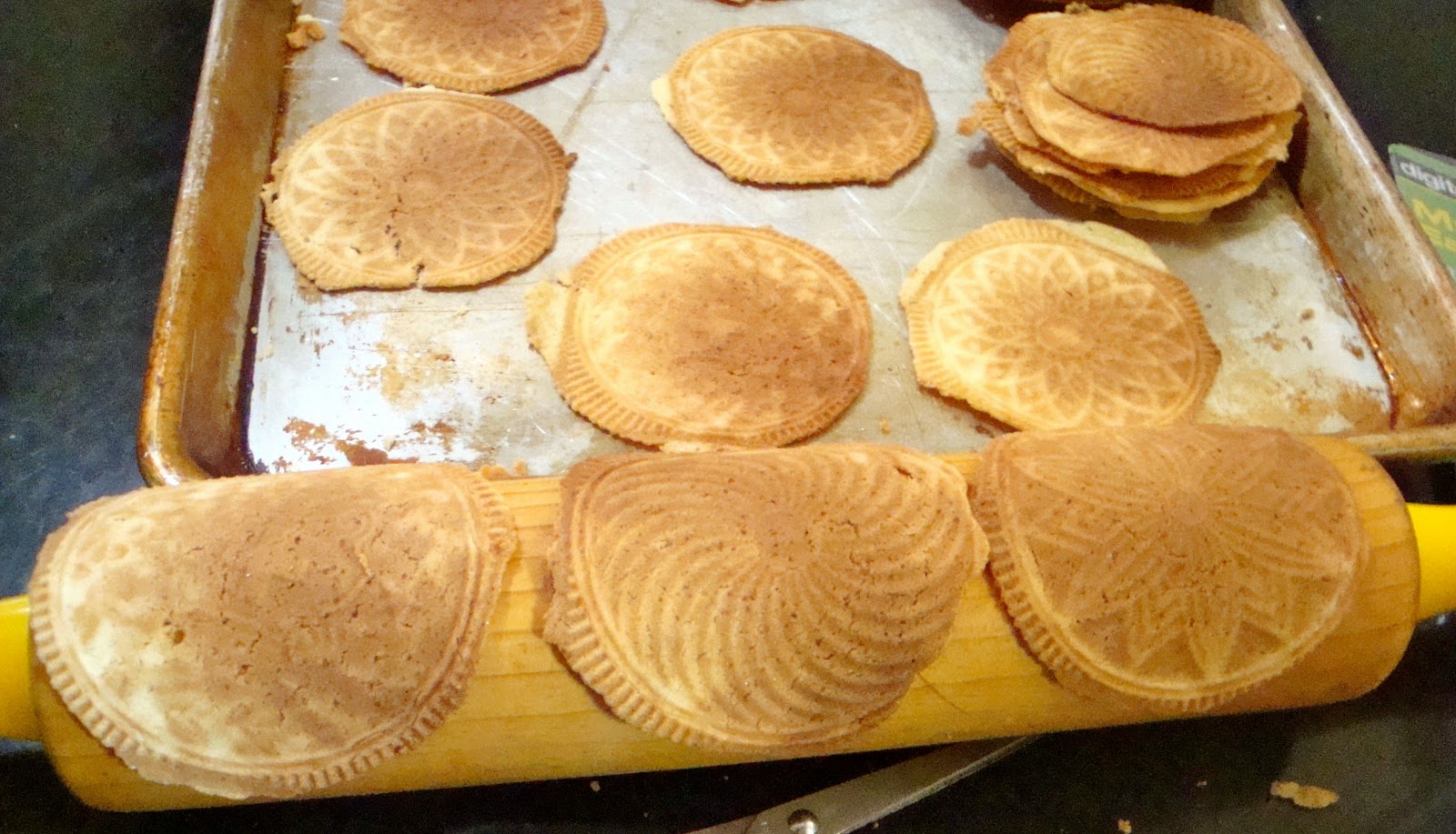 Bill's Ponderings: Swiss Cookies "Brätzelis"