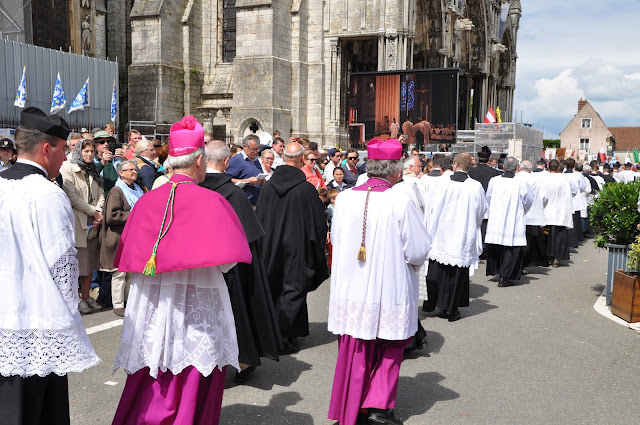 Orbis Catholicus Secundus: Chartres Pilgrimage