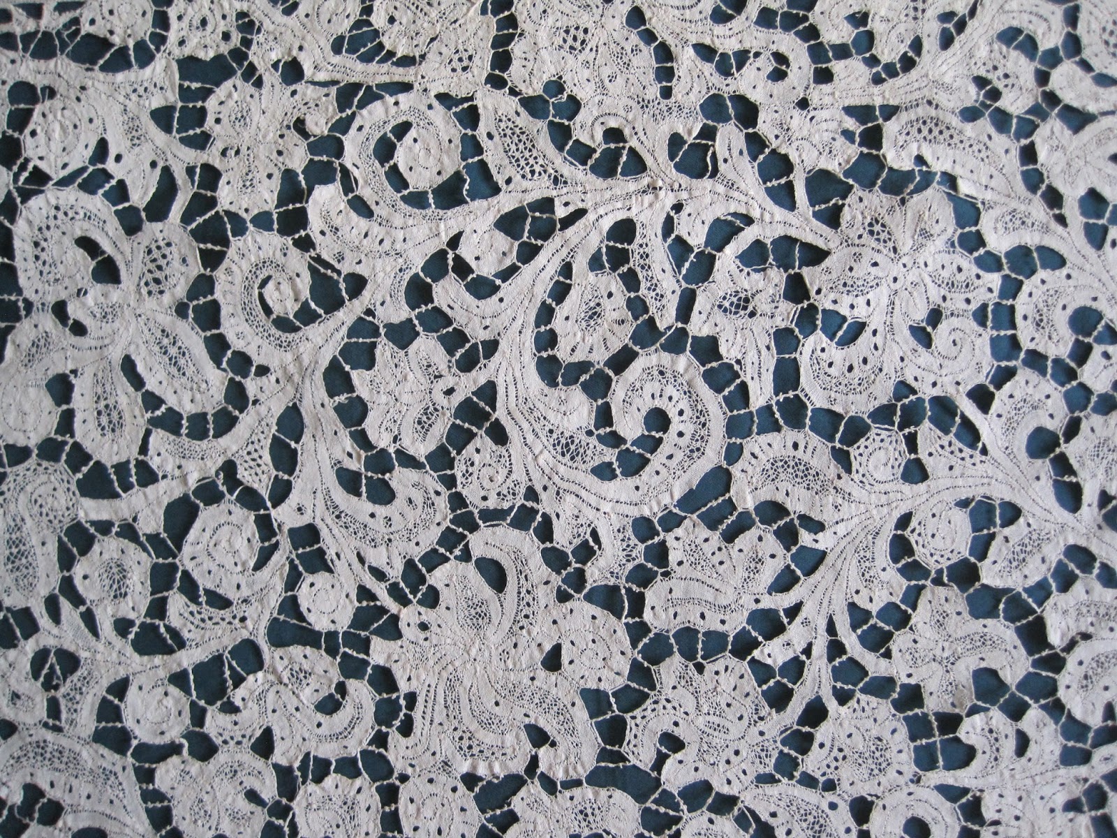 Sophie Ploeg: Isaack Luttichuys and Flemish Bobbin Lace