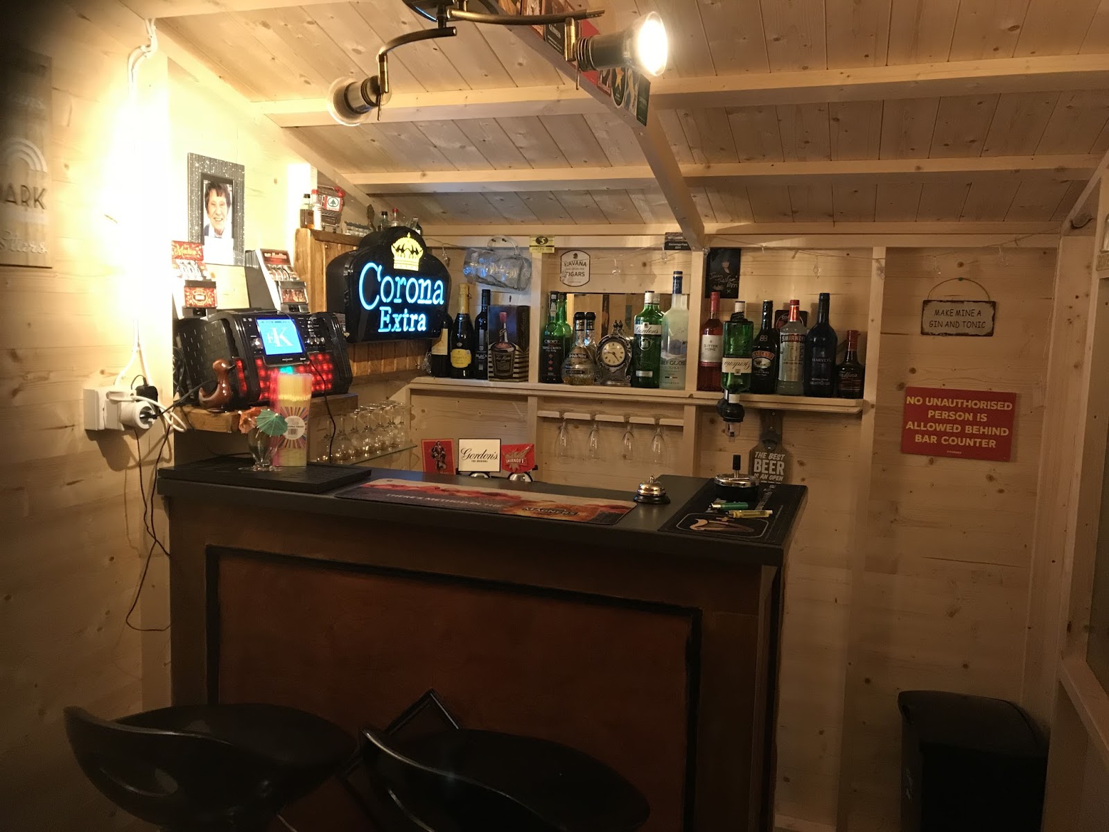 Coronation Street Blog: Coronation Street fan recreates Rovers Return ...