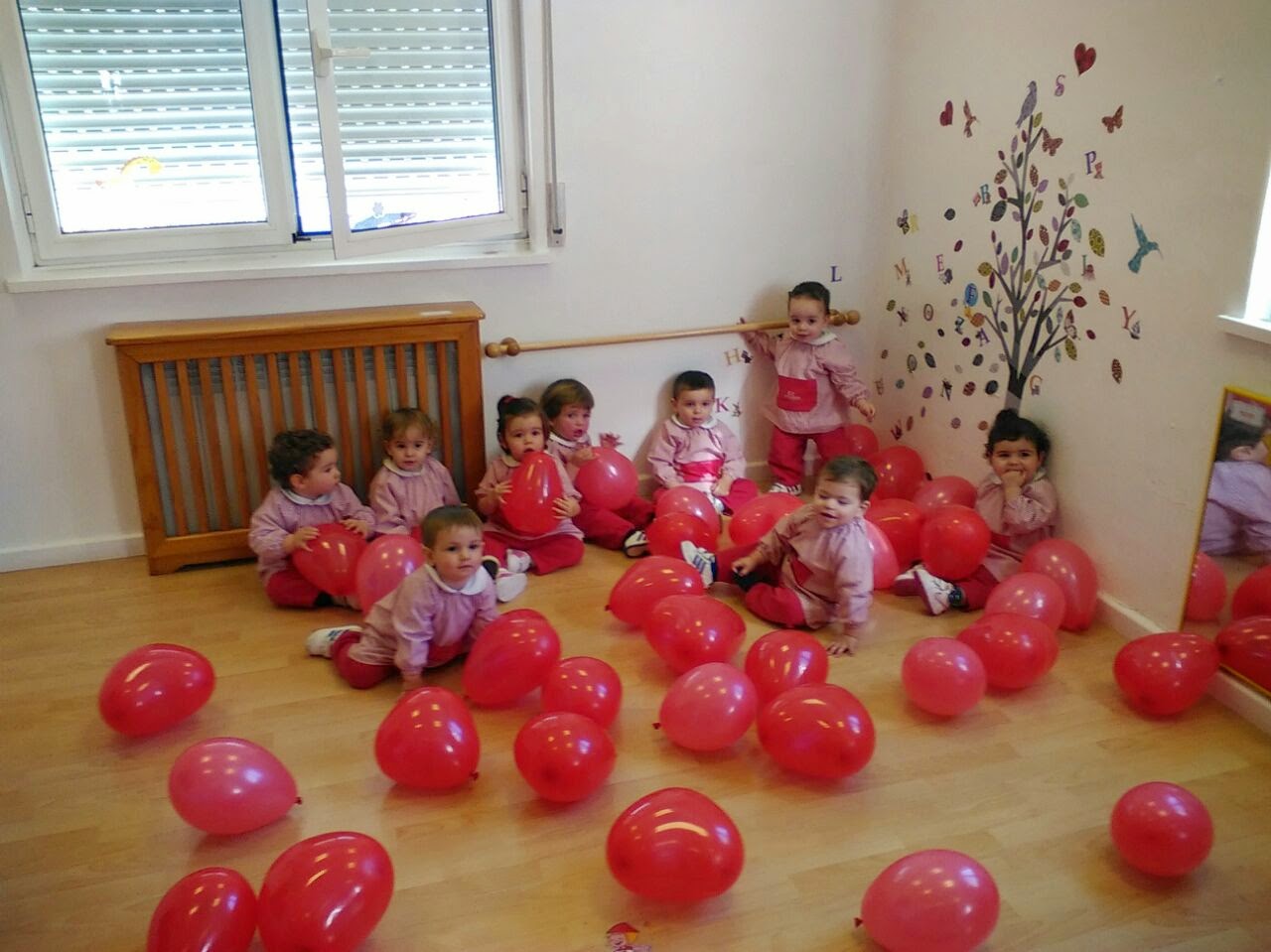 Escuela Infantil Kid´s Garden Vigo: Taller de globos rojos