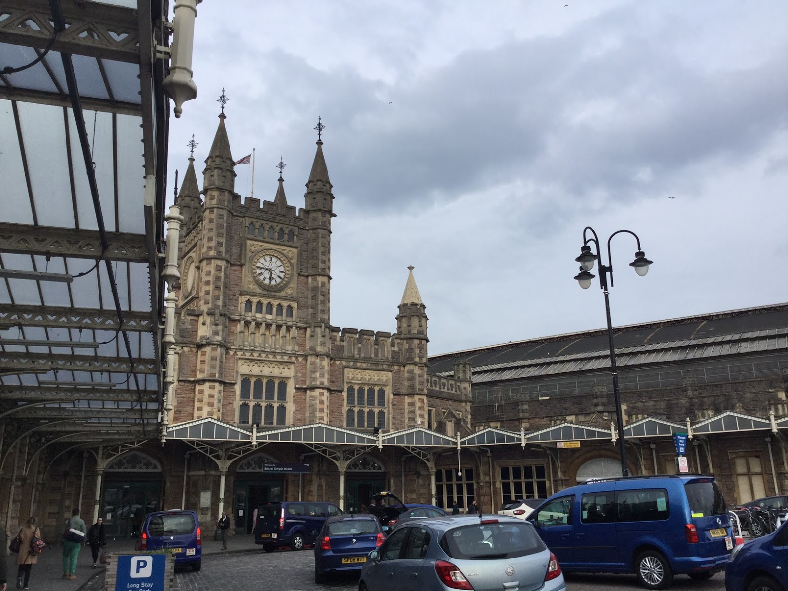 Chertsey: Possibly the most gorgeous station I've ever seen