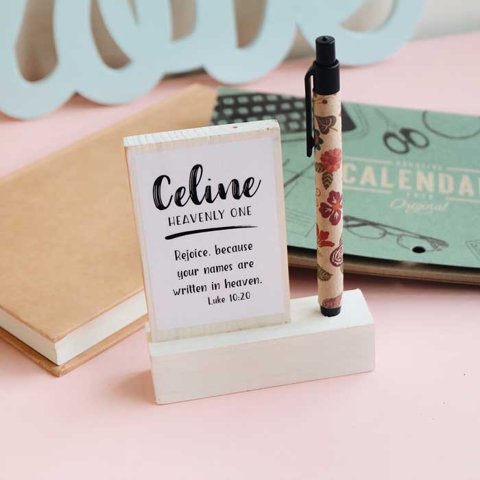 New Name Plaque Penstands – papemelroti