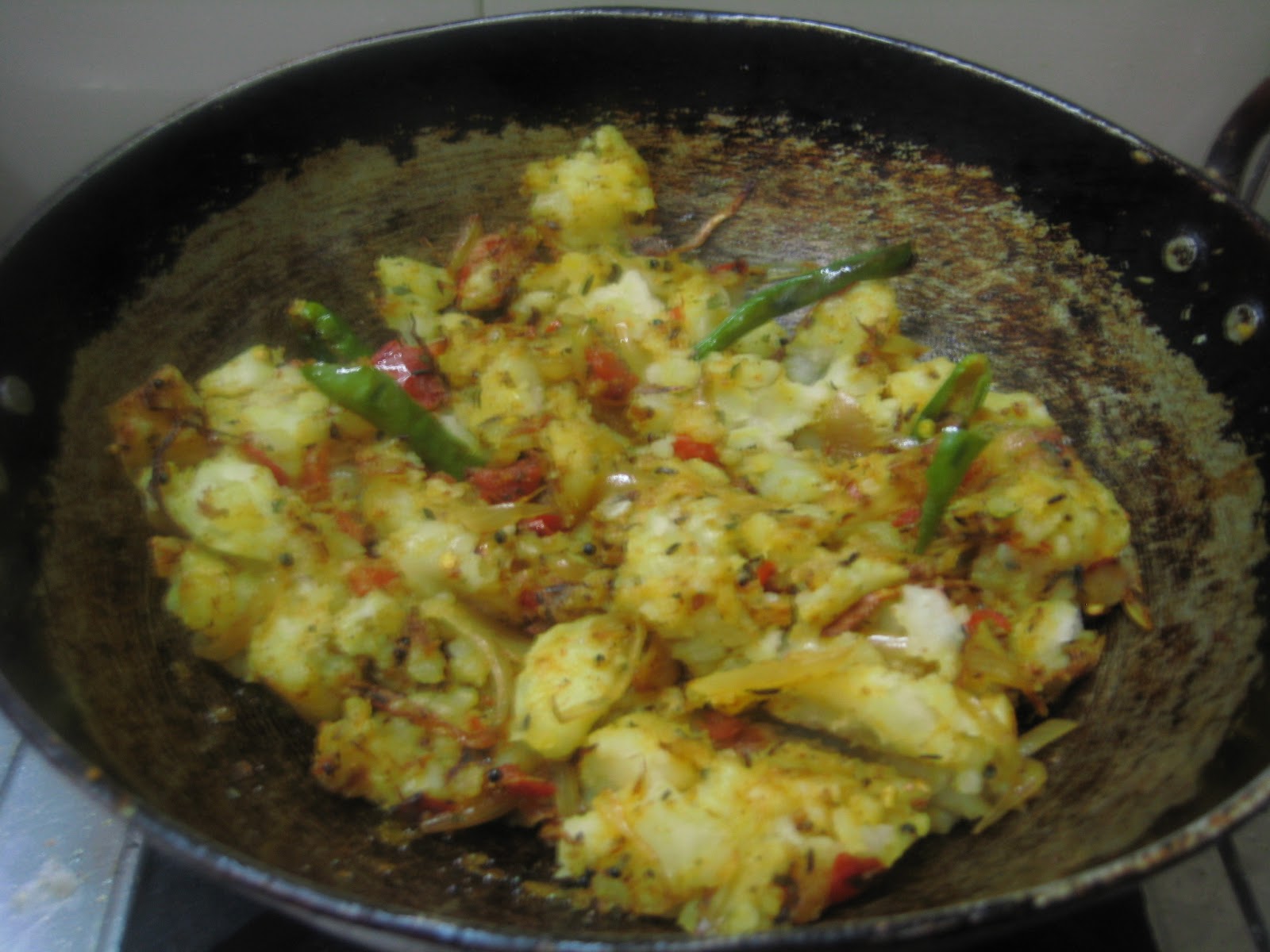 madhuri's kitchen: Poori Aloo Sabji / Poori Dumpala Koora / Poori ...