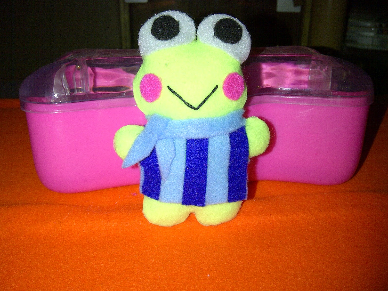 souvenir,Boneka Fudu Profesi,Bros,Gantungan Kunci dll