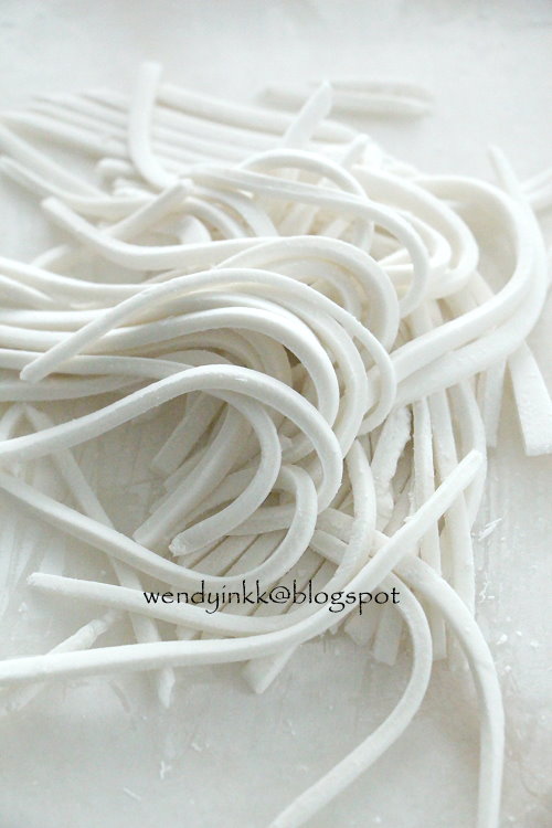 Table for 2.... or more: Khao Piak Sen @ Lao Tapioca Noodles in Chicken ...