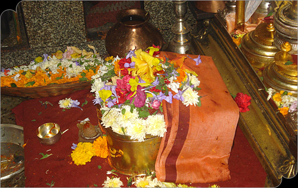 God Photos: Gangapur Dattatreya Temple Photos, Wallpapers