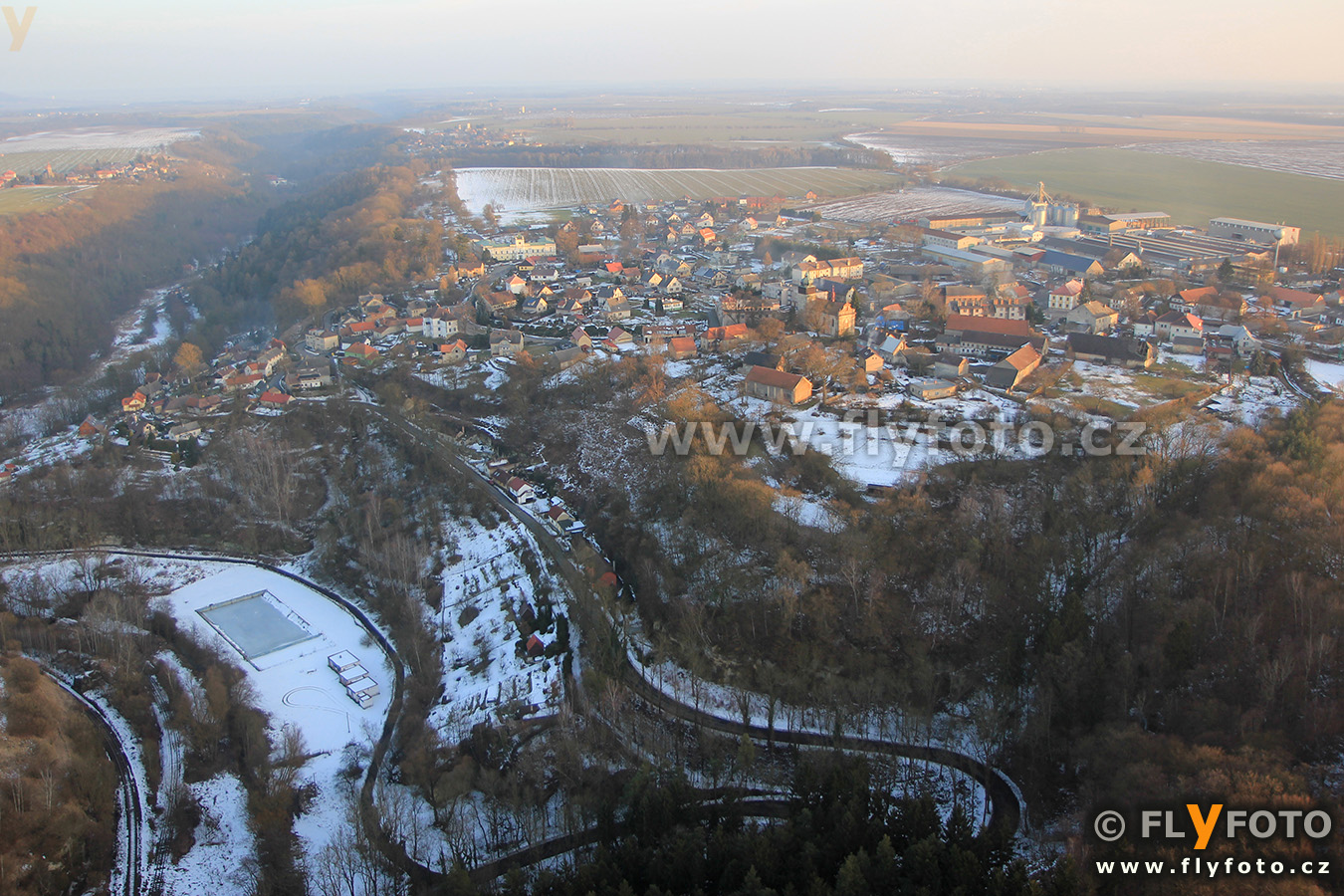 FLyFOTO letecká fotografie a video: Skalsko