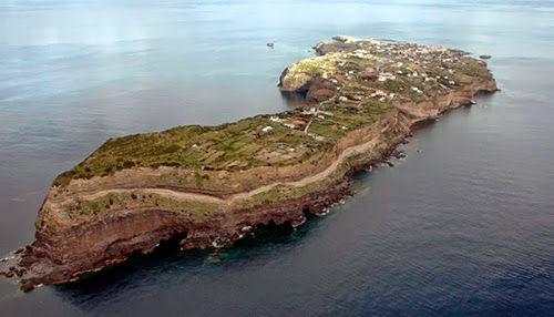 CASTRA IN LUSITANIA: Pandataria, el gulag del imperio