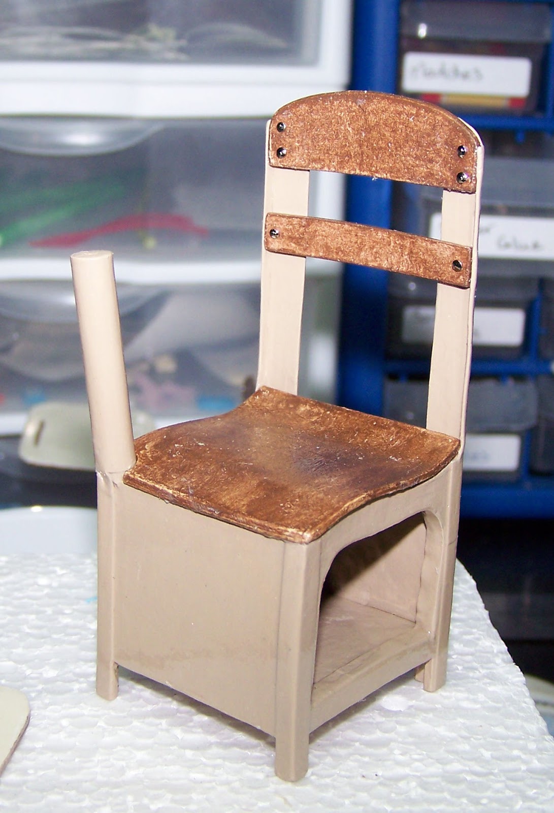 Stuff I do Instead of Cleaning: Miniature School Desk Tutorial 1/12 scale