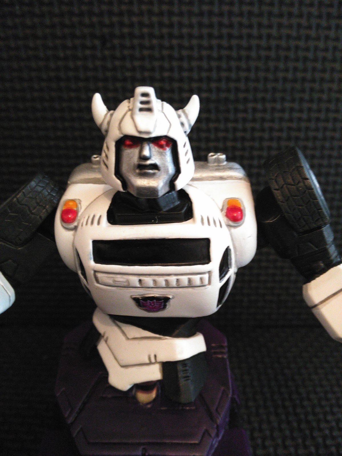 Metal Invaders: TRANSFORMERS G1 BUG BITE BUST