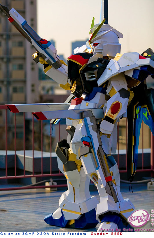 Cosplay & Anime: Gundam Cosplay: Strike Freedom Gundam
