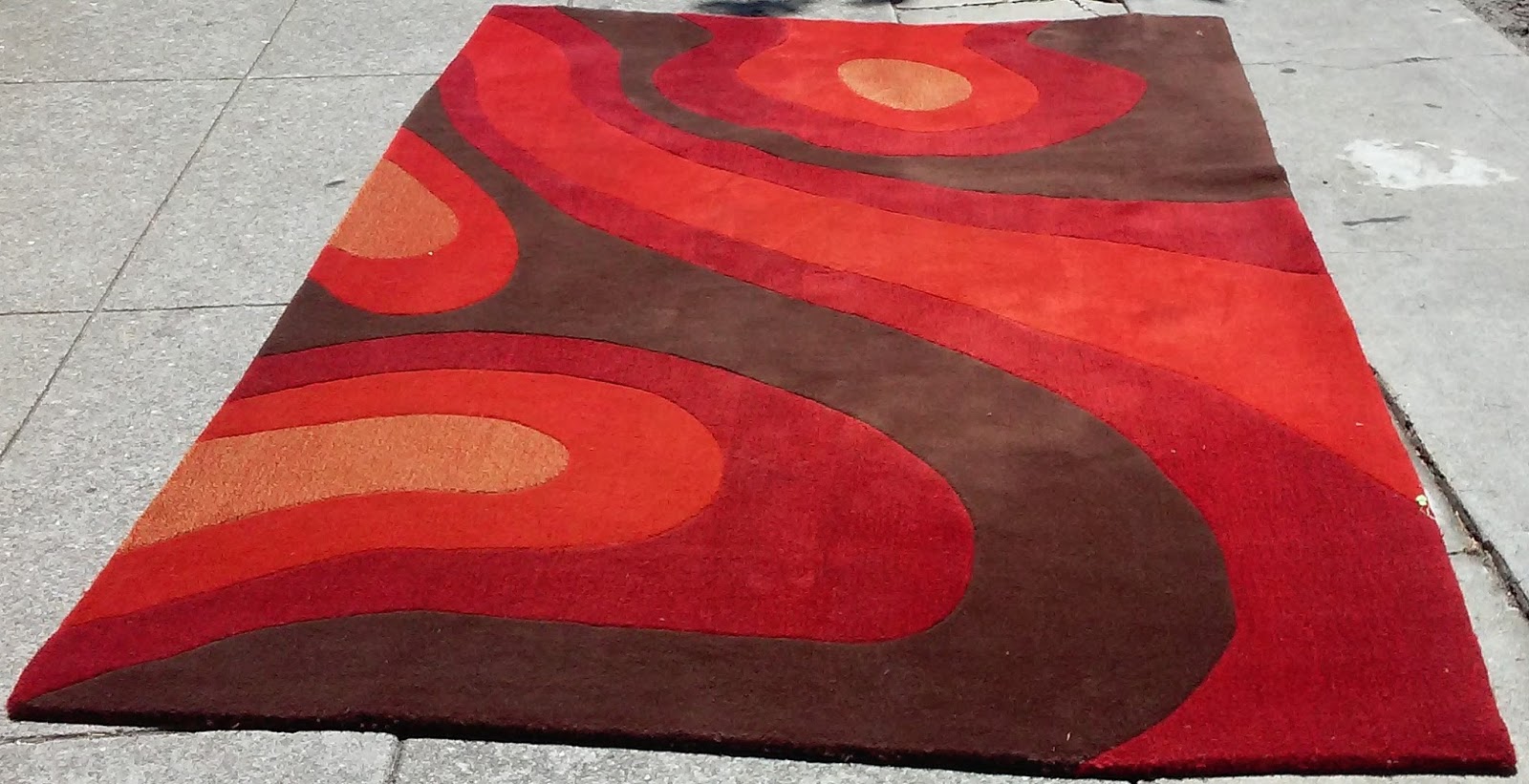 UHURU FURNITURE & COLLECTIBLES: SOLD **REDUCED** 5' x 8' Designer Wool ...