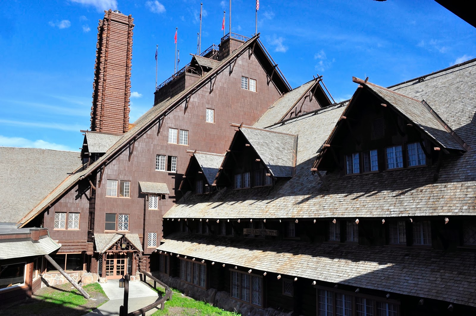 Amusing Musings: The Built Environment: Parkitecture in Yellowstone ...