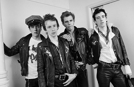 mOnqui: The clash