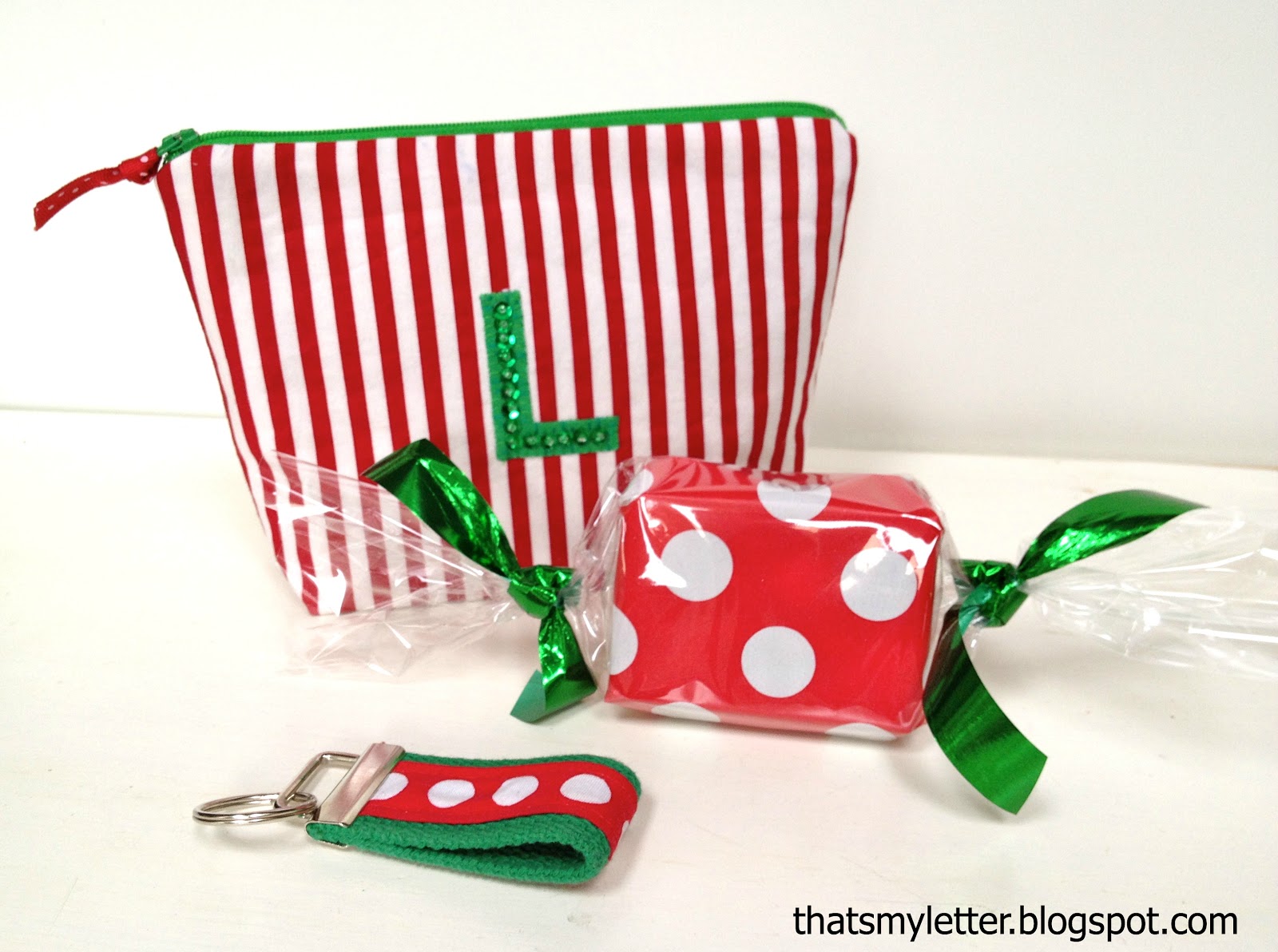 "S" is for Secret Santa pouch - Jaime Costiglio