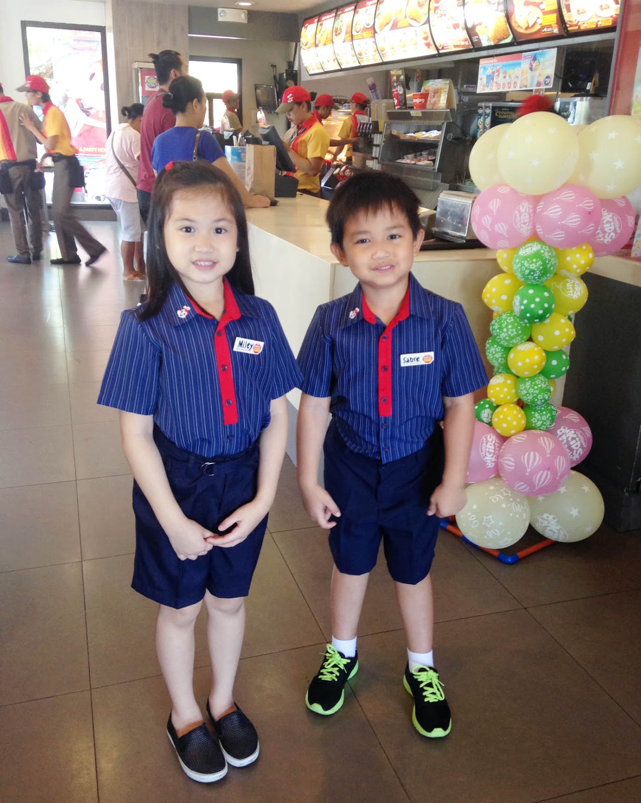 MrsMommyHolic: Our Jollibee Mini Managers Camp experience 2017