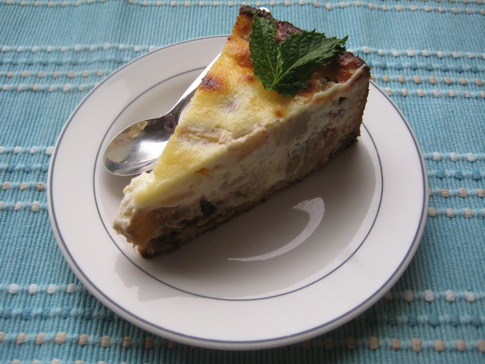 Vanapere köögikatsetused: Rabarberikook toorjuustuga