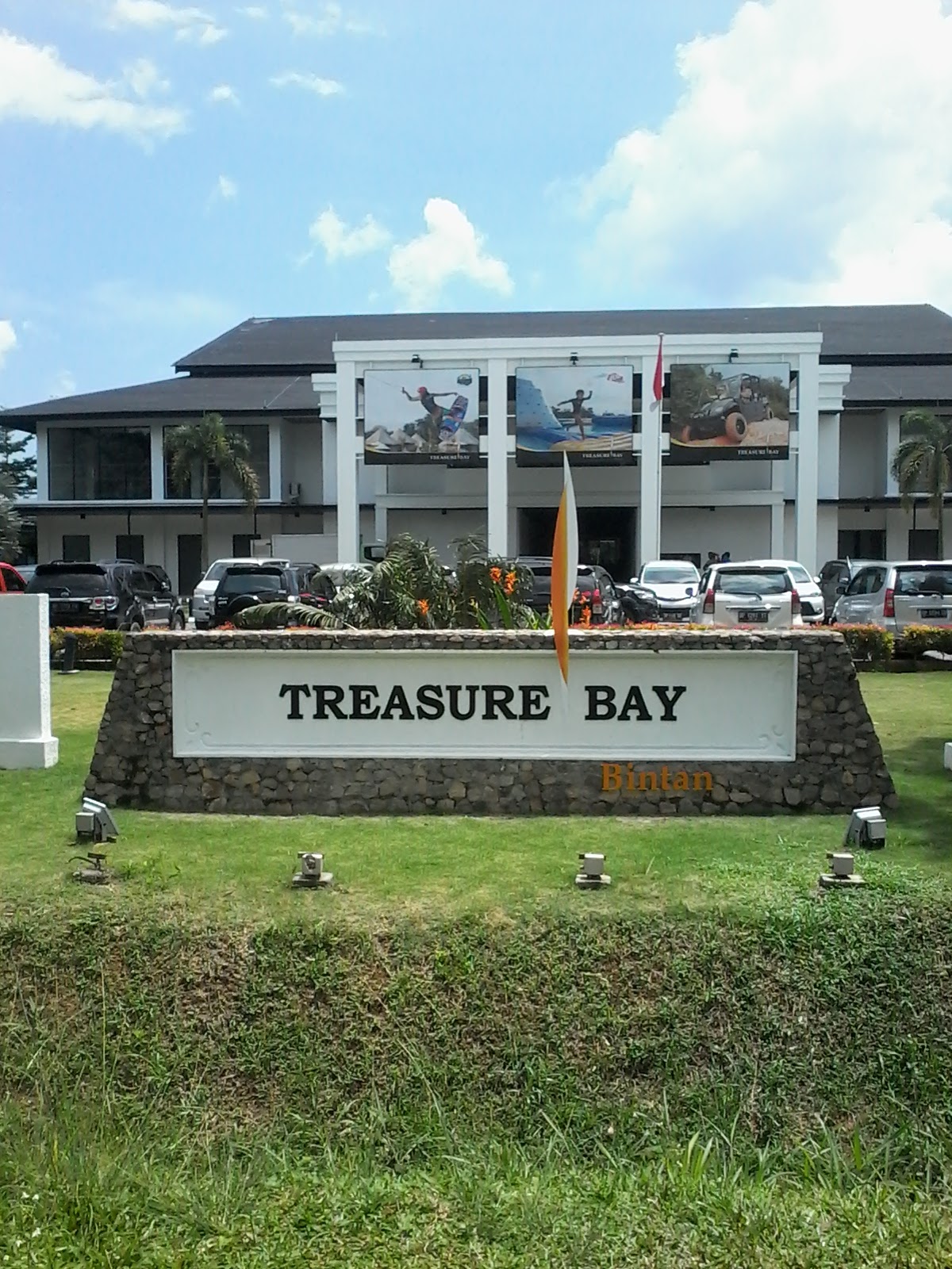 PAKET WISATA TREASURE BAY DAN LAGOY BAY | RENTAL MOBIL BAROKAH TANJUNG ...
