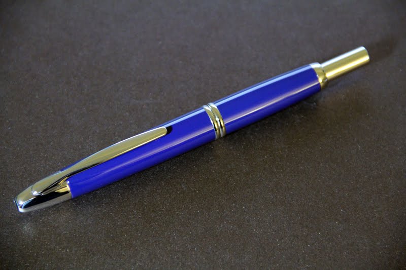 筆週記 Evan's Pen Weekly: Pilot Capless Silver Dark Blue