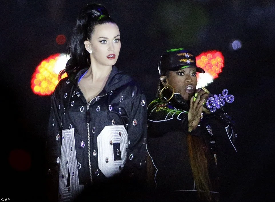 Katy Perry gives a spectacular performance during the Super Bowl XLIX ...
