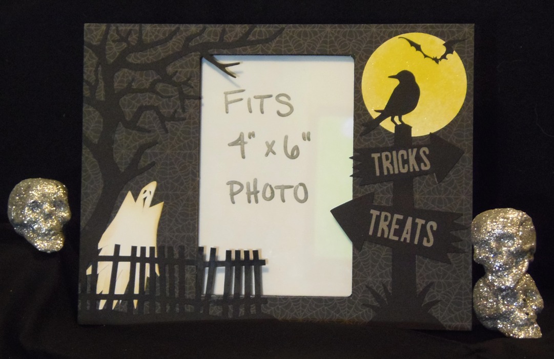 Craft with Bee: Halloween Picture Frame