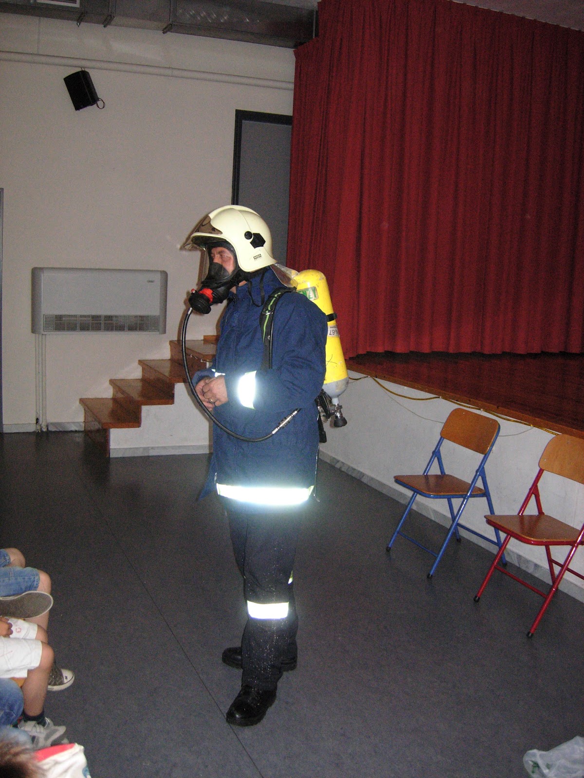 ΔΗΜΟΤΙΚΟ ΣΧΟΛΕΙΟ ΔΙΣΠΗΛΙΟΥ: Η Πυροσβεστική στο σχολείο μας