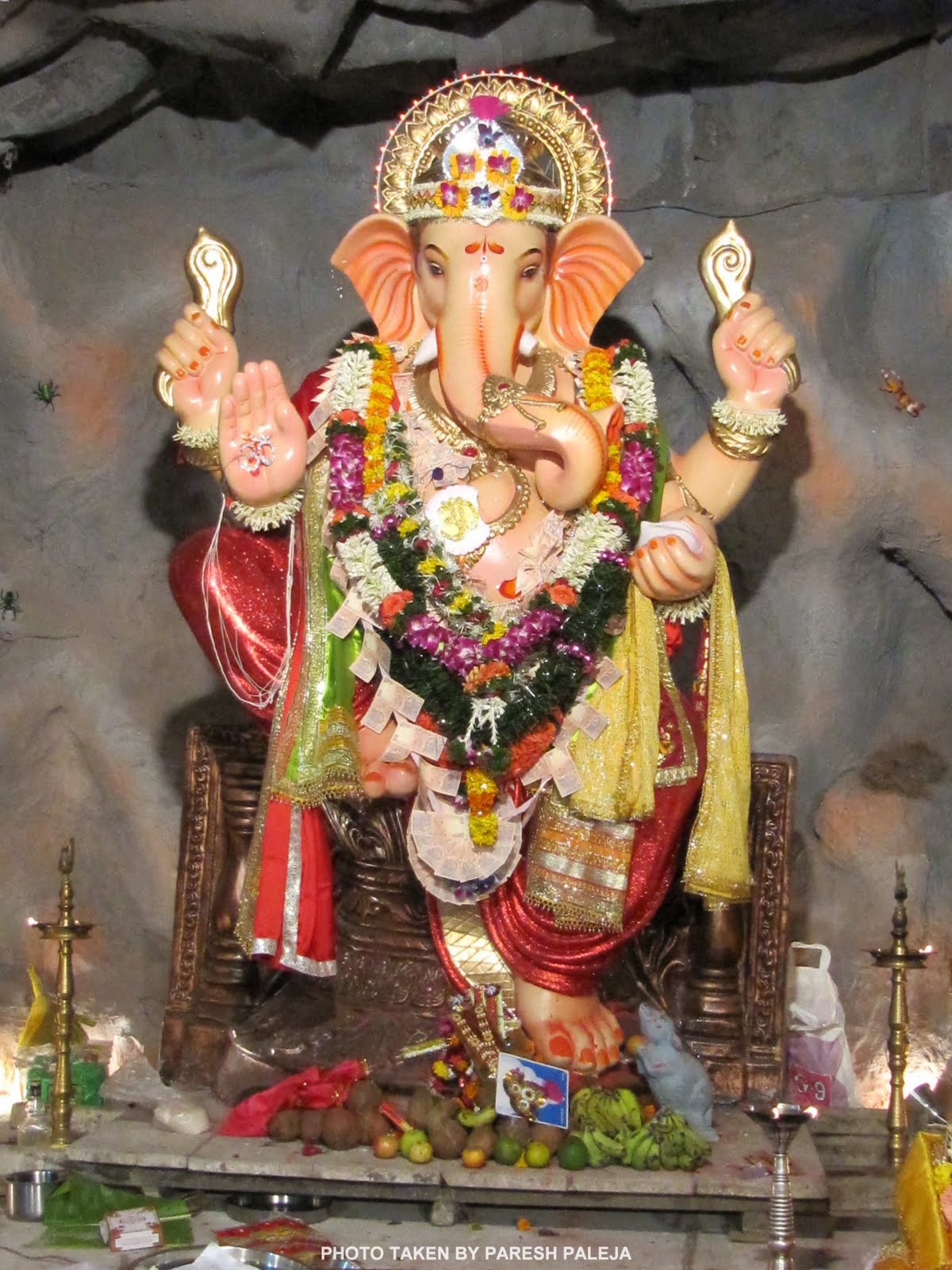 Mumbai Cha Ganpati: Chira Bazaar Tadwadi Sarvajanik Mandal 2011