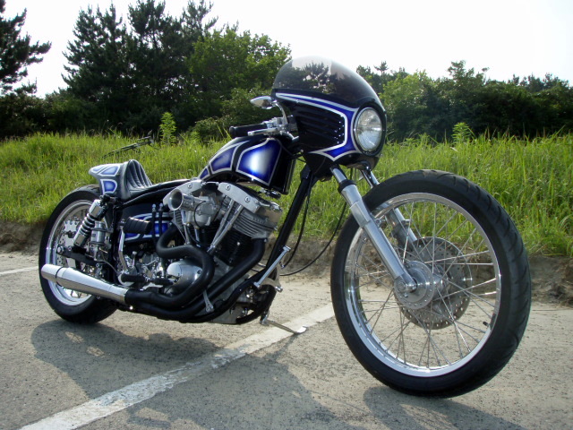 Shovelhead Racer - RocketGarage - Cafe Racer Magazine