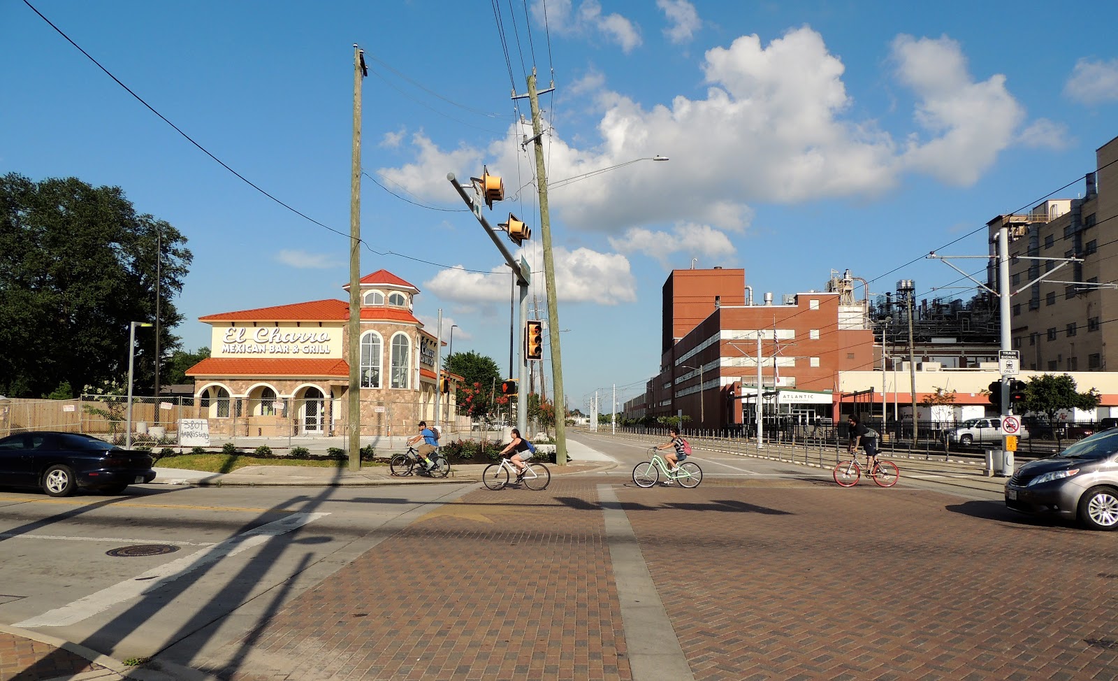 Houston in Pics: Harrisburg Boulevard in Pics - Second Ward