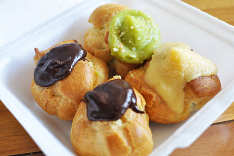 the roaming belly: hawai'i: infamous coco puffs at liliha bakery