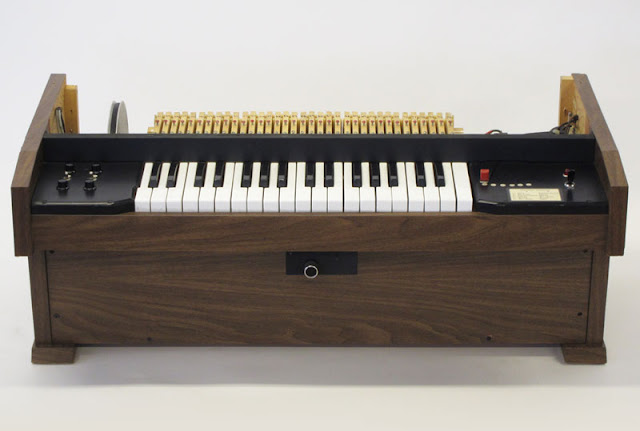 MATRIXSYNTH: Chamberlin M-1 keyboard