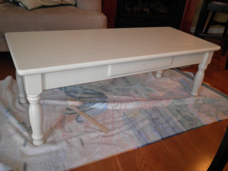 Mommy Makes Me: Decoupage a Table {With Modge Podge}