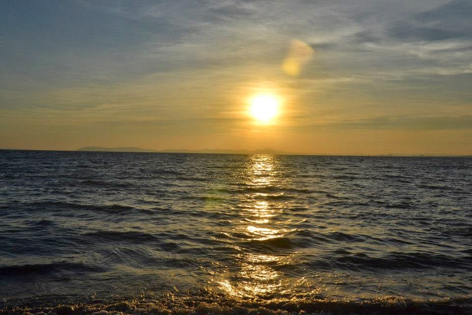 Mom'sHug LIFESTYLE ღ: Little Bridge Pool and Beach Resort.