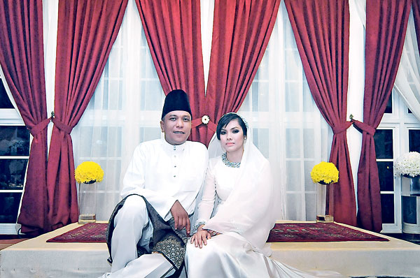 HATTAN BERCERAI TALAK 1, SELEPAS BERKAHWIN 2 BULAN ~ MILO PANASS ...