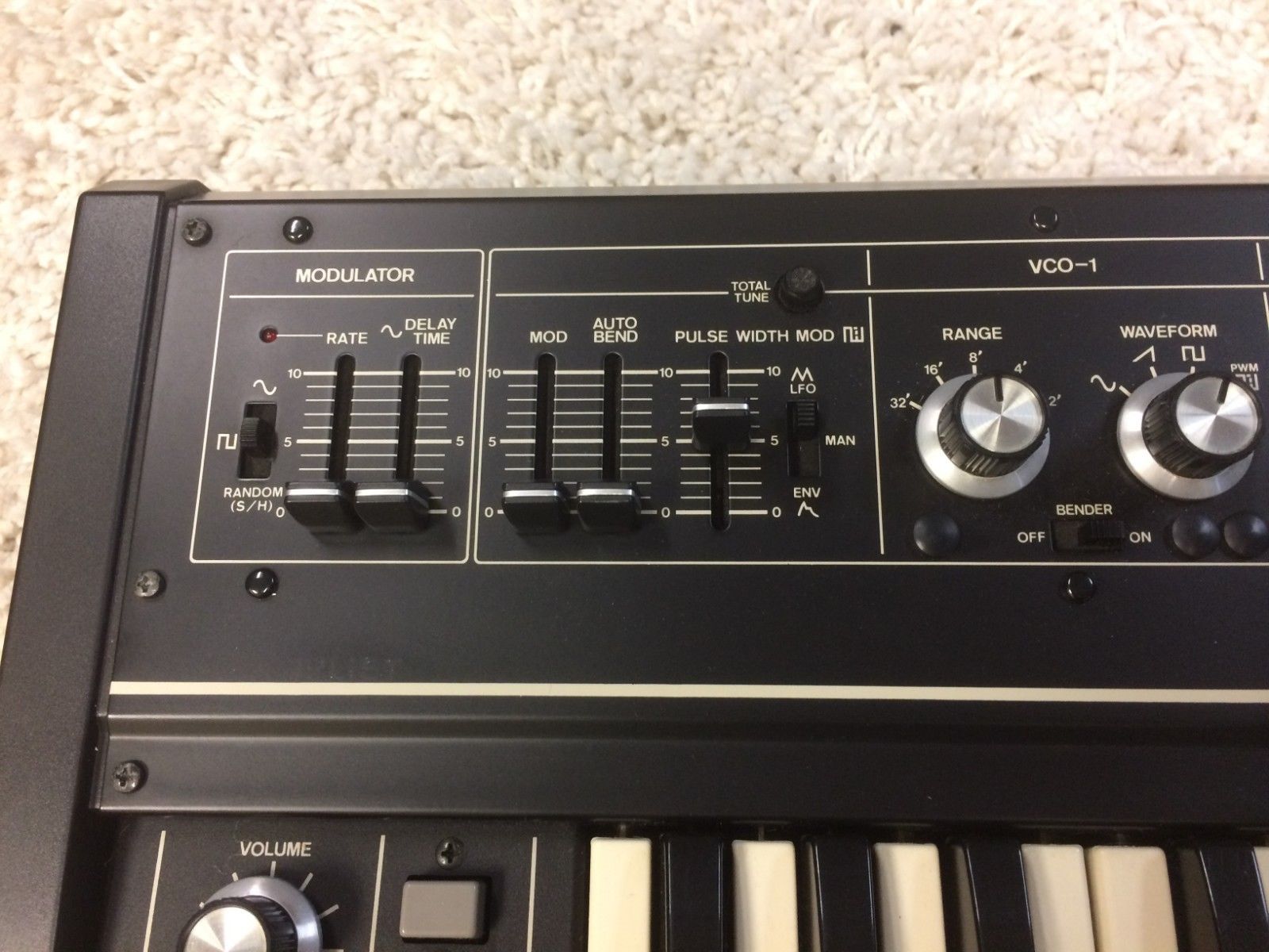 MATRIXSYNTH: Roland SH-2 Keyboard Synthesizer