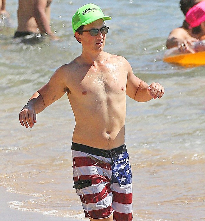 อัลบั้ม 101+ ภาพพื้นหลัง Miles Teller ภาพยนตร์ คมชัด