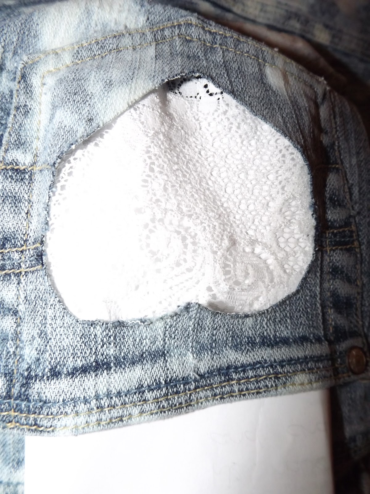 Petite-Fashionista: DIY: Heart Shaped Lace Insert Pockets